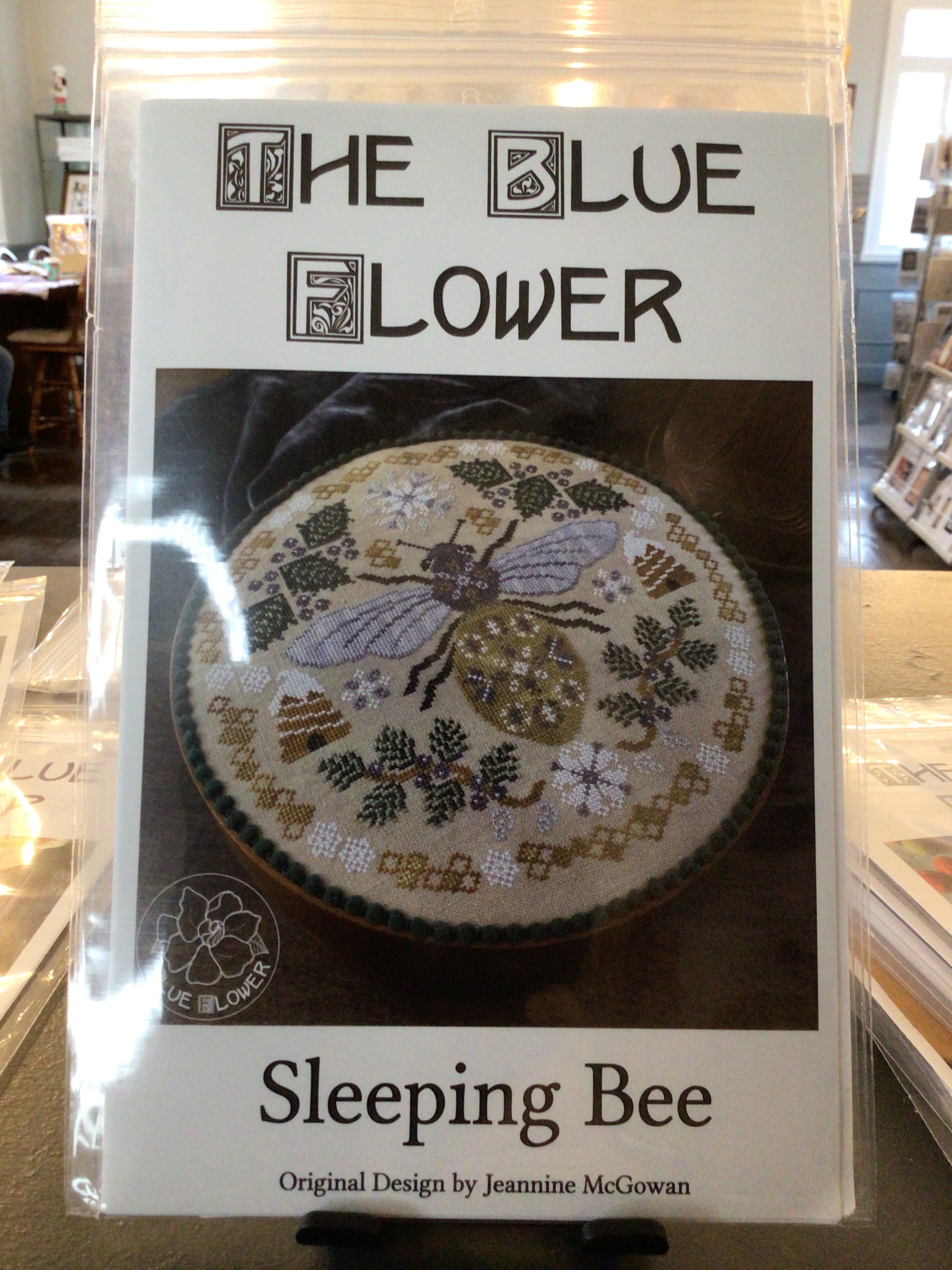 Sleeping Bee – Riverview Stitching